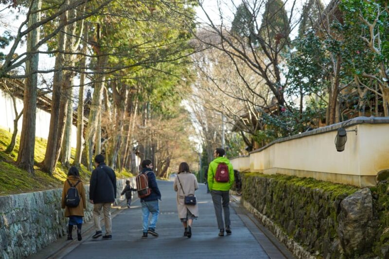 Kyoto: Zen Meditation and Garden Tour at a Temple With Lunch - Engaging in Zazen Meditation