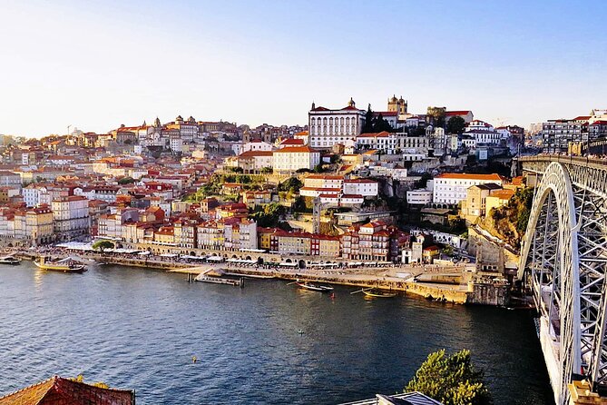 Lisbon to Porto With Stops: Óbidos, Nazaré, Fátima, Coimbra, Aveiro - Scenic Lunch in Nazaré
