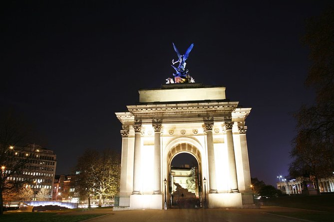 London by Night Bus Tour With Christmas Lights and Live Guide - Capturing the Festive Atmosphere