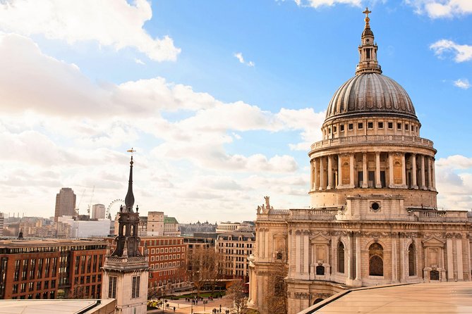London Full Day Sightseeing Tour With London Eye & Snack Pack - Knowledgeable Guides