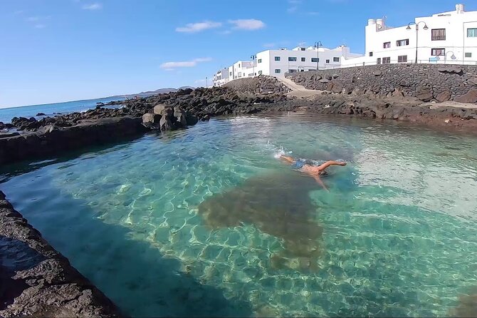 North Tour, Viewpoint, Brunch, White Beach & Lava Pools - Appreciating the Tour Guides Expertise
