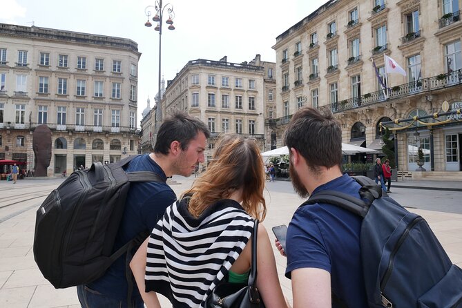 Outdoor Escape-Game | the Bordeaux Robbery - Interaction With Hosts During the Game