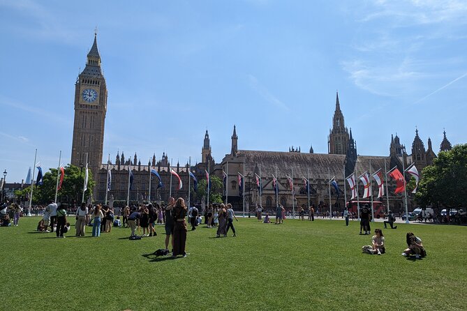 Palaces, Parliament & Power: A Walking Tour of Londons Royal City - Experiencing the Grandeur of the Royal City