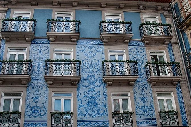 Private off the Beaten Walking Tour Porto With a Local Expert - Meeting and Pickup Options