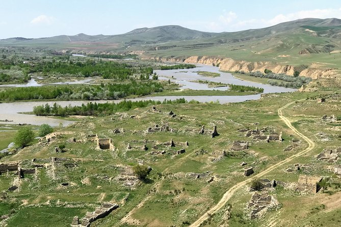Private Tour to Mtskheta Stalin Museum Uplistsikhe Caves - Discovering Uplistsikhe Caves