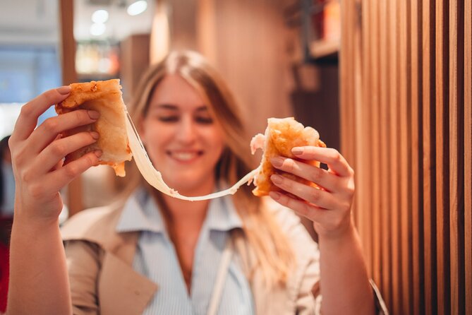 Private Venice Street Food Tour With a Sommelier - Indulging in Gelato