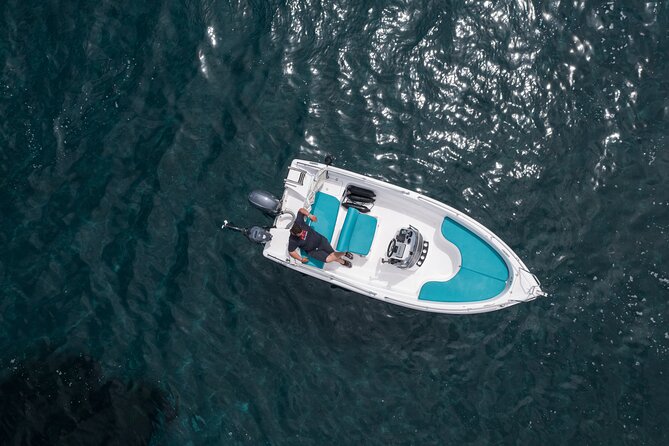 Rent a Boat Without a License in Santorini - How to Get to the Meeting Point