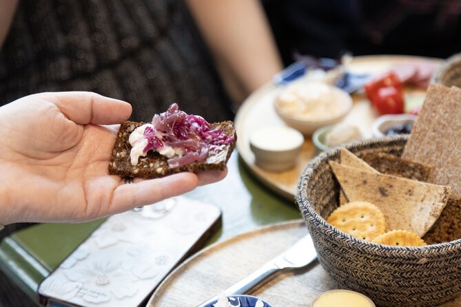 Reykjavik Food Tour - Supermarket Tour & Lunch at Microbrewery - Traveler Feedback and Booking Details