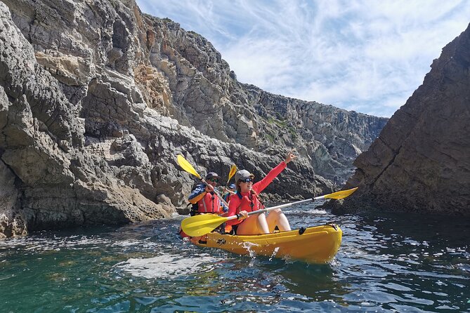 Sesimbra Discovery by Kayak: A Review - Suitability and Accessibility of the Activity