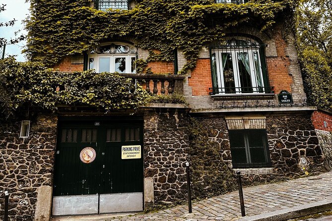 Small Group Walking Tour in Montmartre With a Guide - Highlights of the Montmartre Walking Tour