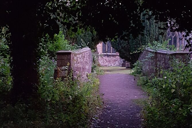 The Ghosts of Llandaff: A Self-Guided Audio Tour - Tips for an Enriching Tour Experience