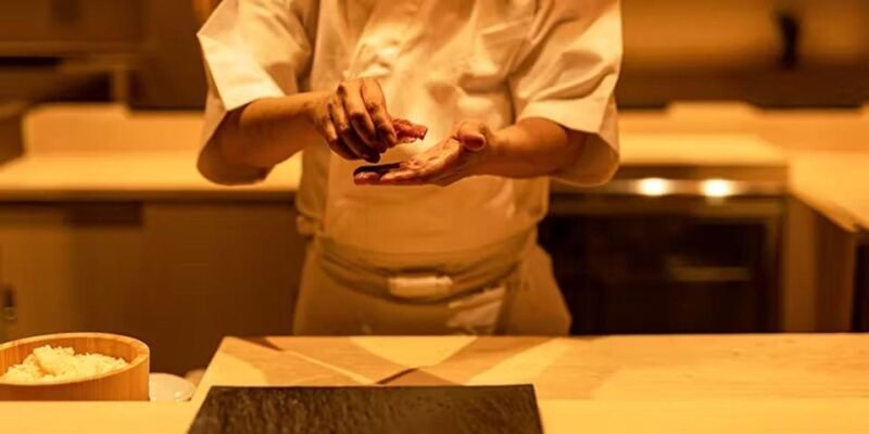 Tokyo: Night Foodie Tour in Shinjuku - Guided Tour Experience