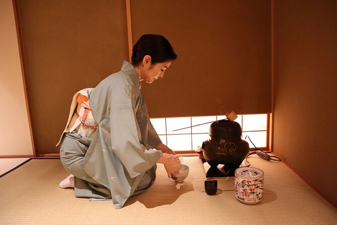Tokyo:【Near Teamlab】Enjoy Traditional Tea Ceremony Experience - Preparing for the Experience