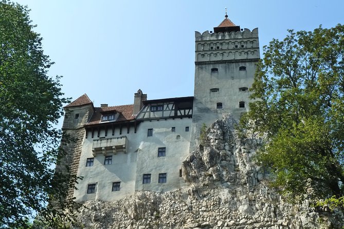 Tour of the 3 Castles: Bran, Rasnov, and Peles in Spanish (Native Spanish Guide). - Additional Inclusions