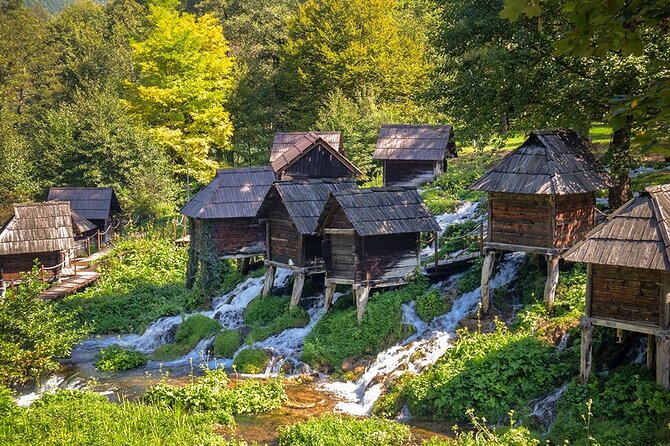 Travnik, Jajce & Pliva Lakes Day Tour From Sarajevo (fees Incl.) - Exploring Jajce