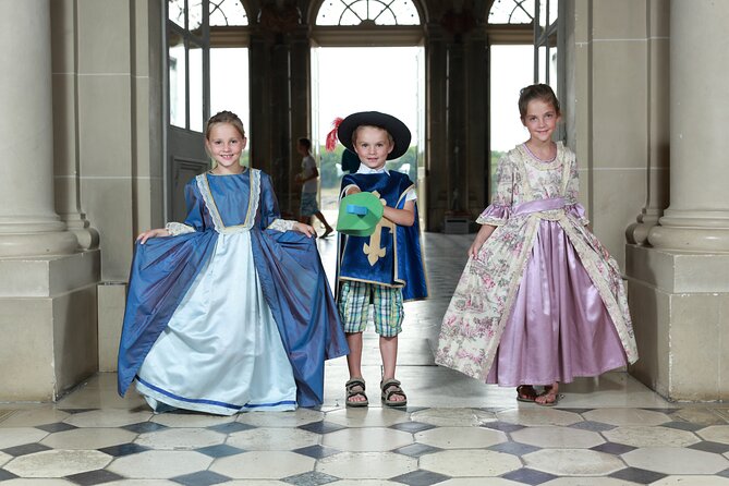 Vaux-Le-Vicomte Castle Day Trip With Chateaubus Shuttle - Accessibility and Traveler Information