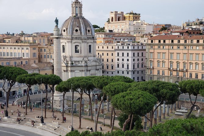 Wonders of Rome Small Group Walking Tour - Meeting Point and Accessibility