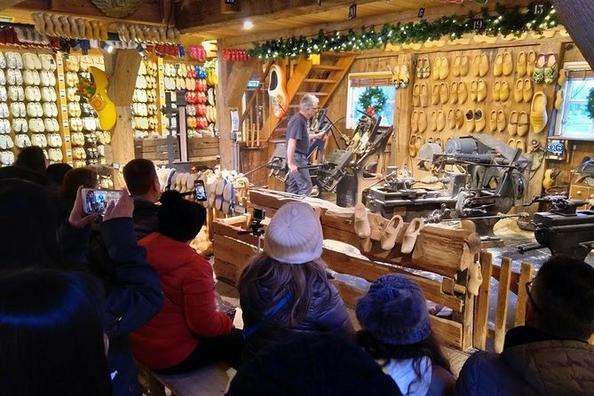 Zaanse Schans and Volendam Private Tour From Amsterdam - Exploring Zaanse Schans