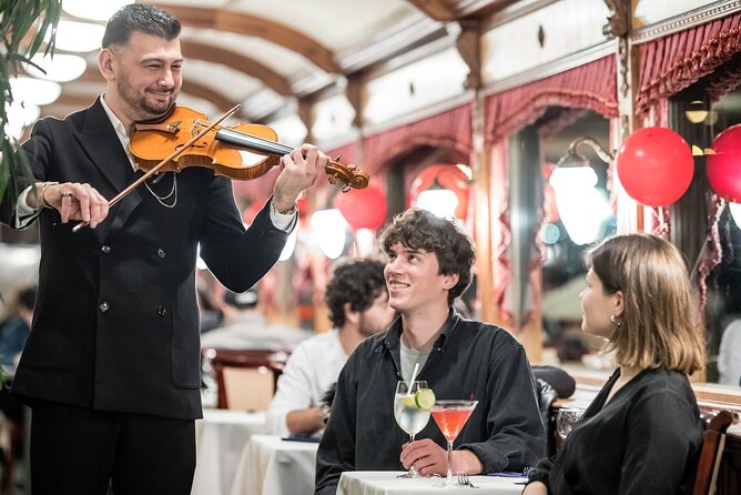 10PM Budapest Danube Cruise With Live Music & Food or Drinks - Recommendations and Considerations for Booking