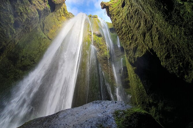 2-Day Jokulsarlon Tour With Glacier Hike & South Coast Waterfalls - Discover the Breathtaking Skógafoss Waterfall
