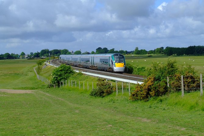4-Day Cork, Ring of Kerry, Dingle, Cliffs of Moher and Galway Bay Rail Tour - Exploring the Cliffs of Moher and Galway Bay