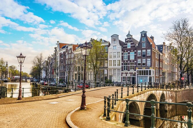 Amsterdam Old Town Sailors Treasure Exploration Game and Tour - Flexible Schedule and Offline Play