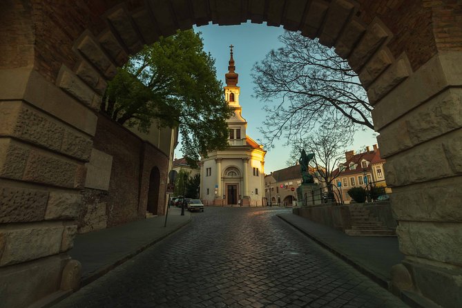 Buda Castle Quarter Walking Tour - Sandor Palace and Disz Square