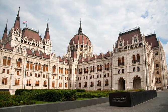 Comprehensive Sightseeing Tour - Exploring Budapests Landmarks