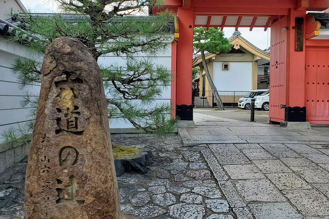 Dark Kyoto Tour - Visiting the Kiyomizudera Graveyard