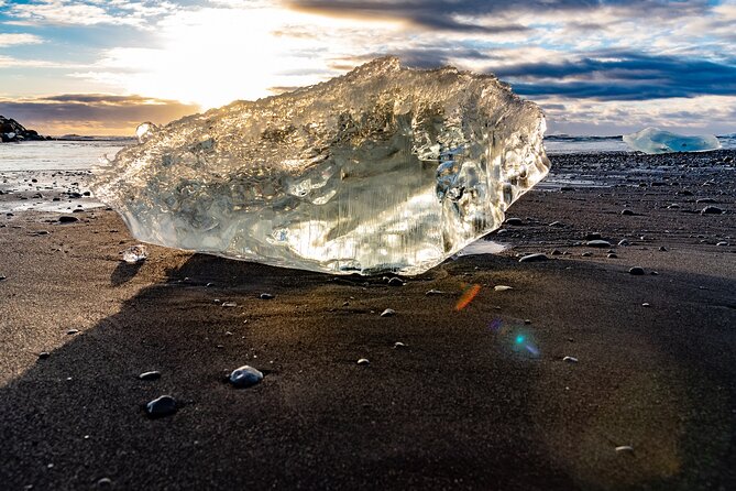 Diamond Beach & Jökulsárlón Floating Glacier Guided Day Tour - Traveler Reviews and Recommendations