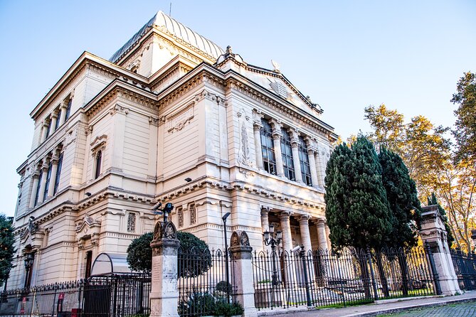Discover the Jewish Ghetto of Rome on a Small Group Walking Tour - Extending Your Exploration of the Jewish Ghetto