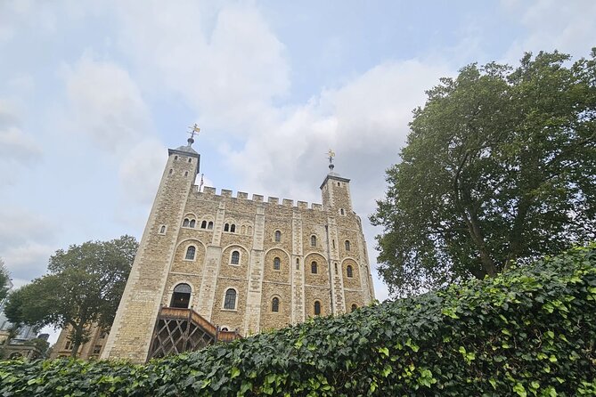Easy Access Tower of London Crown Jewel Torture and Executions - Navigating Lower Wakefield Tower and Concluding the Tour