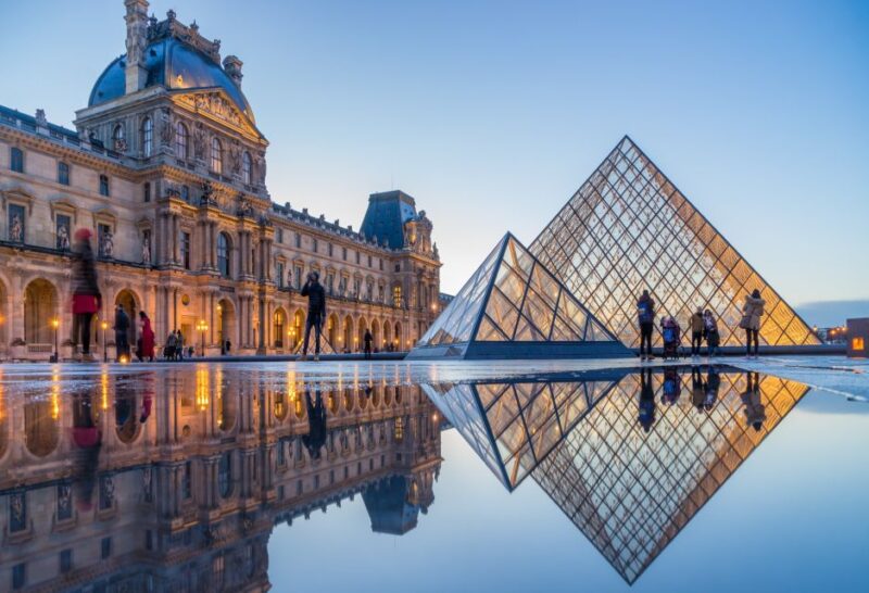 French Wine and Wine Bars in Paris Self-Guided Tour Booklet - Exploring Landmarks and Attractions in Paris