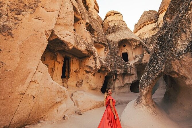 Full Day Red Tour in Cappadocia With Lunch - Experiencing the Zelve Open Air Museum