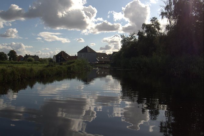 Guided Canoe Adventure With Picnic Lunch in Waterland From Amsterdam - Important Considerations and Recommendations