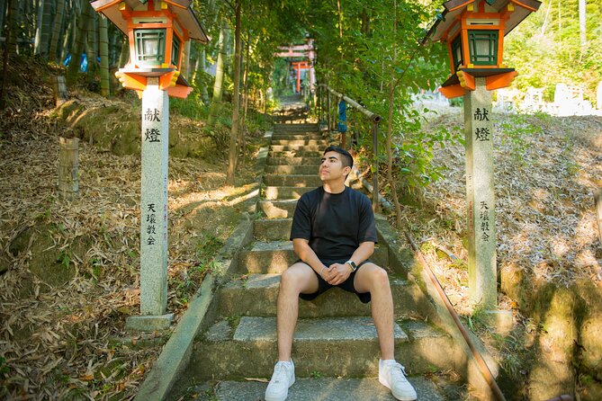 Guided Photoshoot of Fushimi Inari Shrine and Secret Bamboo Grove - Personalized Photographic Guidance