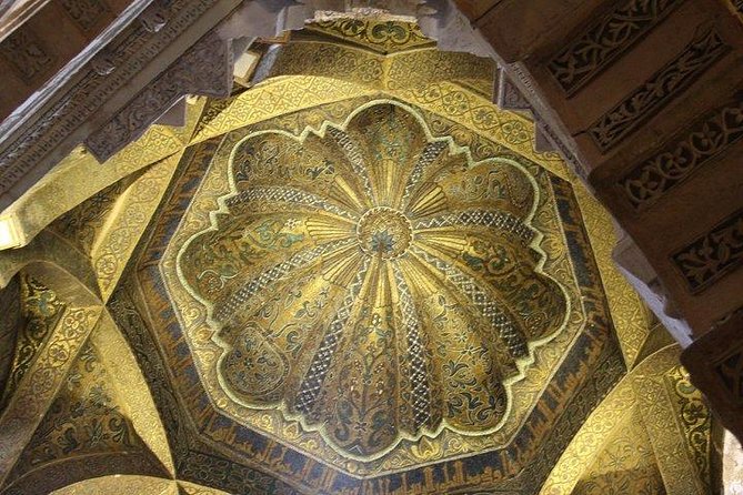 Guided Tour of the Mosque With Entrance Included - Navigating the Mosque With Ease
