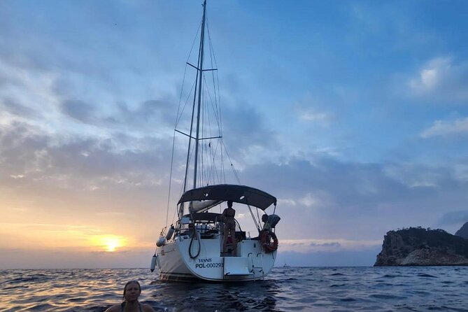 Ibiza Sunset Boat Trip With Appetizers and Champagne, 6 Guests - Experience Duration