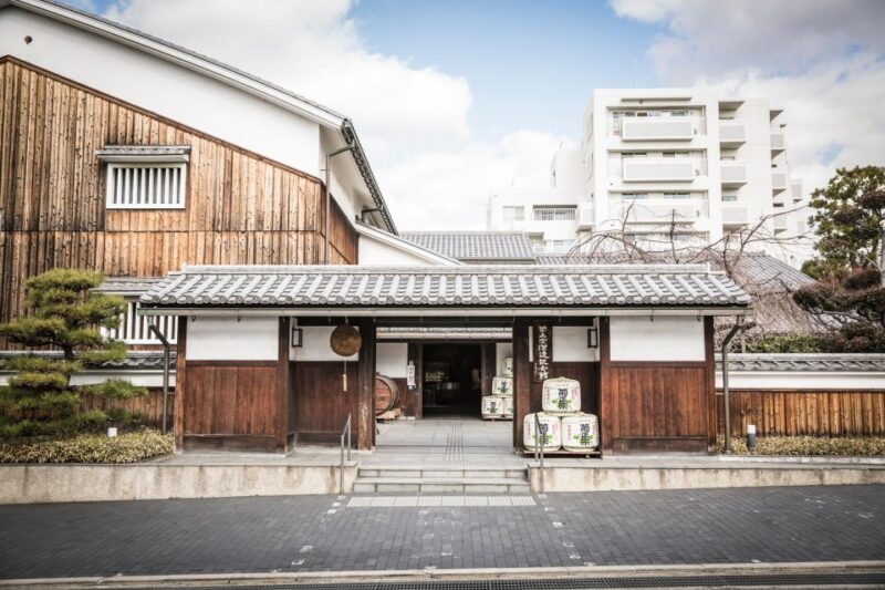 Kobe: Nada Sake Brewery District Private Walking Tour - Kiku-Masamune Shuzo Kinenkan: Major Brewery With Historical Insights