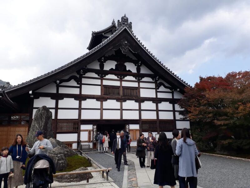 Kyoto: Arashiyama Bamboo Grove 3-Hour Guided Tour - Discovering Tenryuji Temple