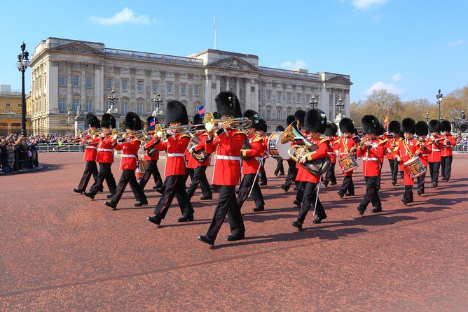 London Full Day Sightseeing Tour With London Eye & Snack Pack - Exploring Londons Icons