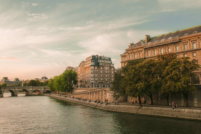 Paris Photography Tour - Self Guided Tour of Paris Top Instagram Spots - Hidden Pastry Shop