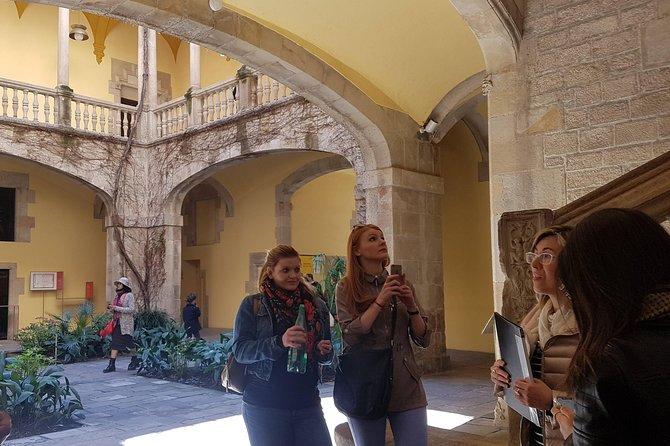 Private Barcelona Old Town and Gothic Quarter Walking Tour - Immerse Yourself in Barcelonas Rich History