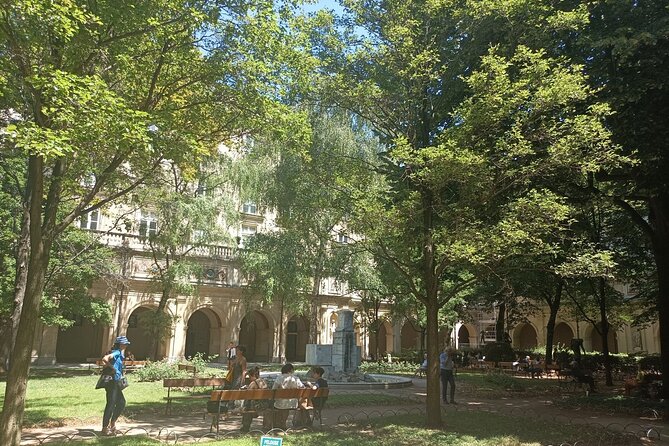 Private Guided Tour of Lyon - 3 to 4 Hours - Pricing and Group Size