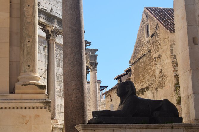 Private Split City Walking Tour - Spanish Guide - Experiencing the Market Square and Waterfront Promenade