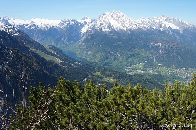 Private Tour: Austrian Lakes and Mountains Tour From Salzburg - Enjoying the White Horse Inn
