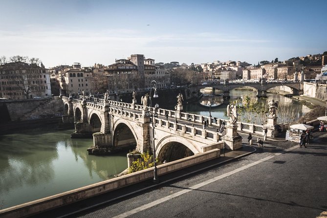 Rome: Castel SantAngelo Entry Ticket & Express Panoramic Tour - Discovering the Castles History