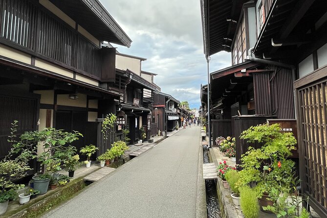 Shirakawa-Go and Hida-Takayama Private Day Trip From Nagoya - Traveler Reviews and Feedback