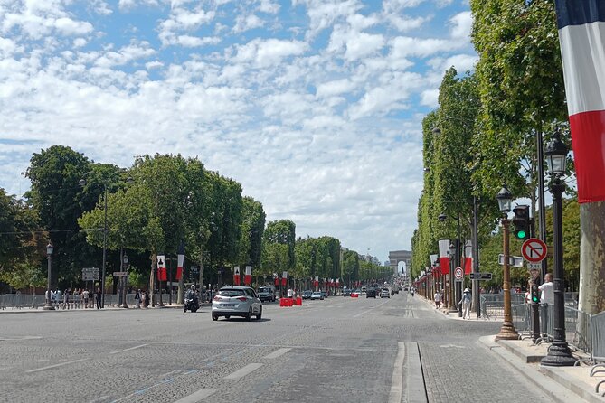 Sightseeing Tour of Most Iconic Parisian Monuments (Rickshaw) - Booking and Cancellation Policy