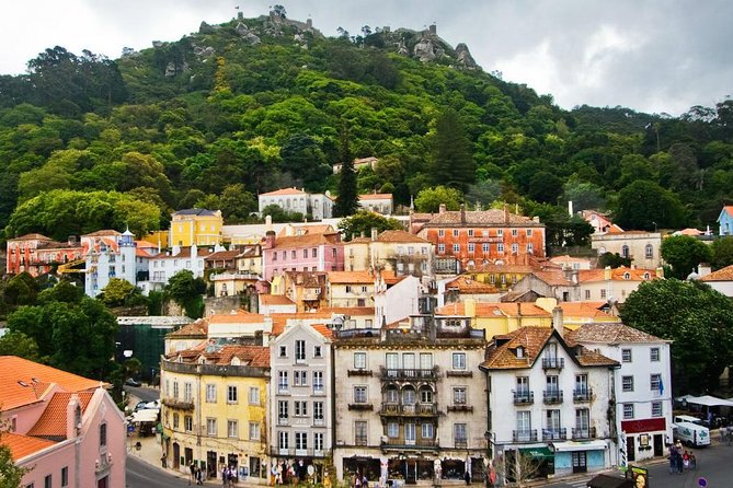 Small Group Tour to Sintra, Pena Palace, Regaleira and Cascais - Exploring the Cascais Seaside Promenade